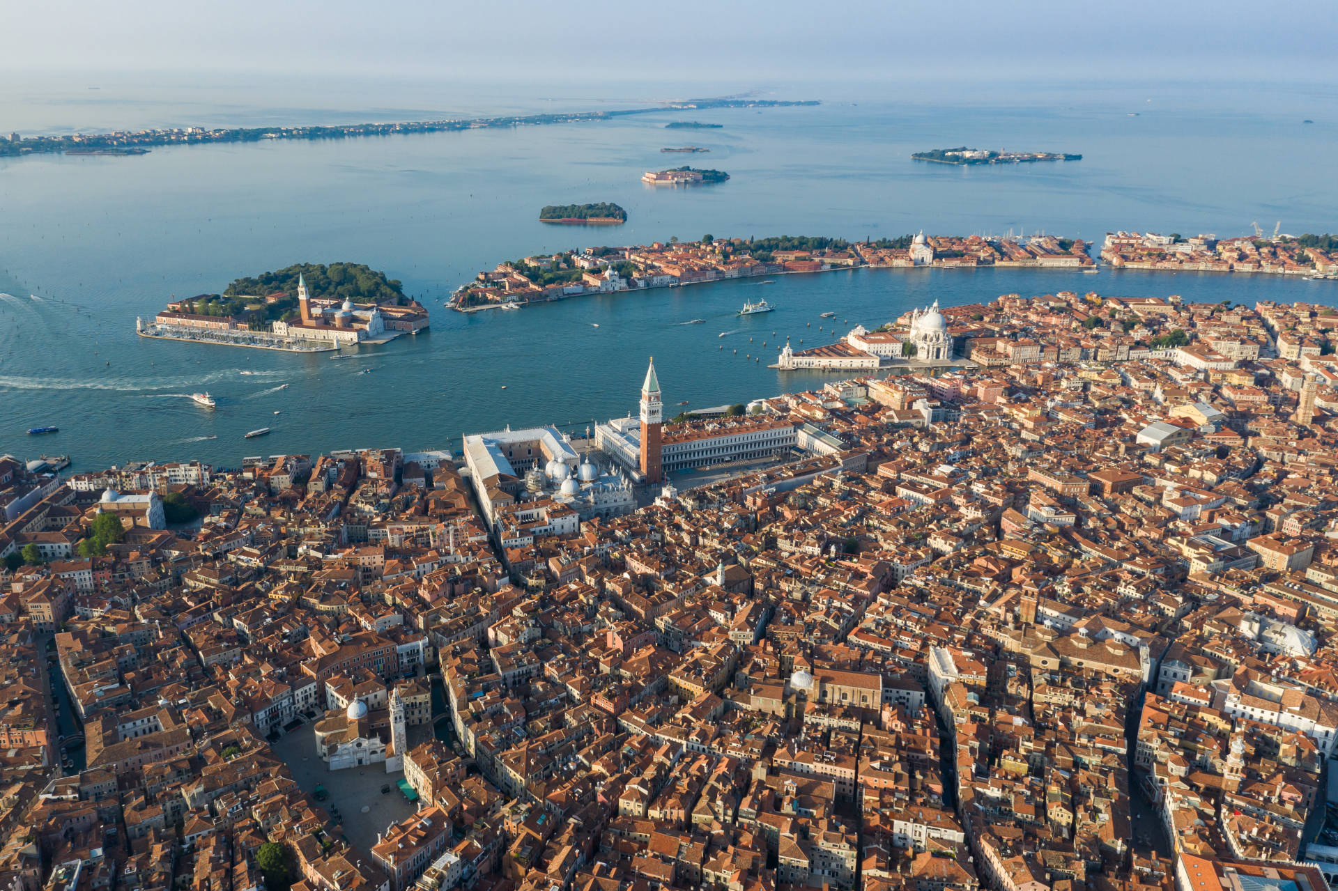 B – Venice, Italy - Hemeria